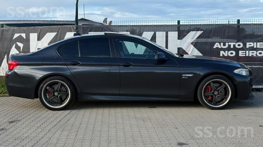 Melns BMW 530 2011 Liepāja, ar dzinēja tilpumu 3.00 L un nobraukumu 273 tūkst. km par 10950 €, foto 4 vietnē AUTOMOTO.COM.LV