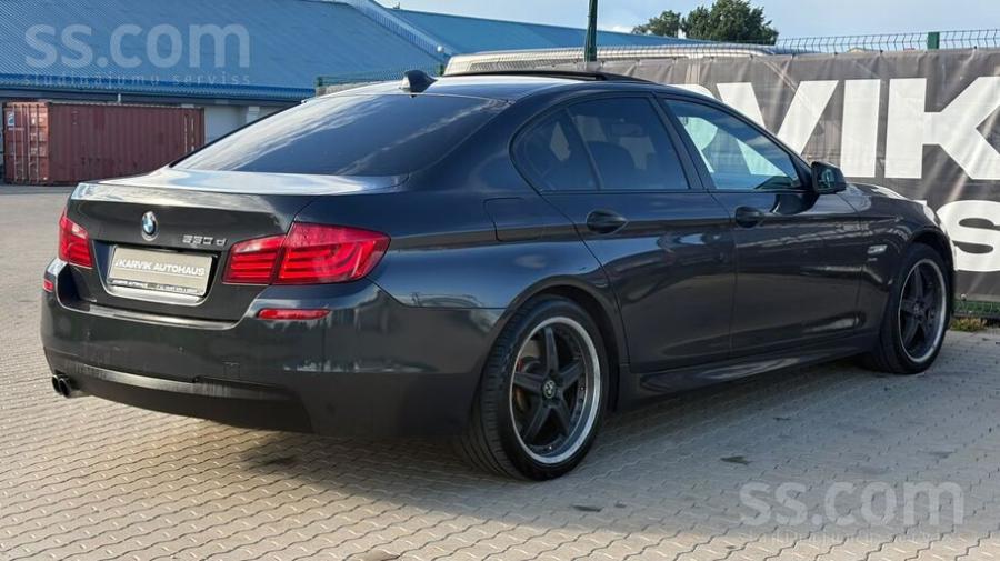 Melns BMW 530 2011 Liepāja, ar dzinēja tilpumu 3.00 L un nobraukumu 273 tūkst. km par 10950 €, foto 5 vietnē AUTOMOTO.COM.LV