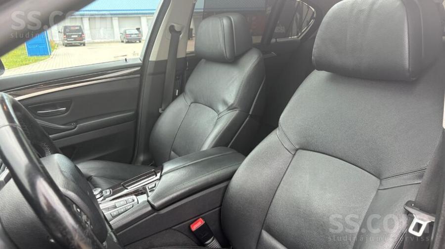 Melns BMW 530 2011 Liepāja, ar dzinēja tilpumu 3.00 L un nobraukumu 273 tūkst. km par 10950 €, foto 12 vietnē AUTOMOTO.COM.LV