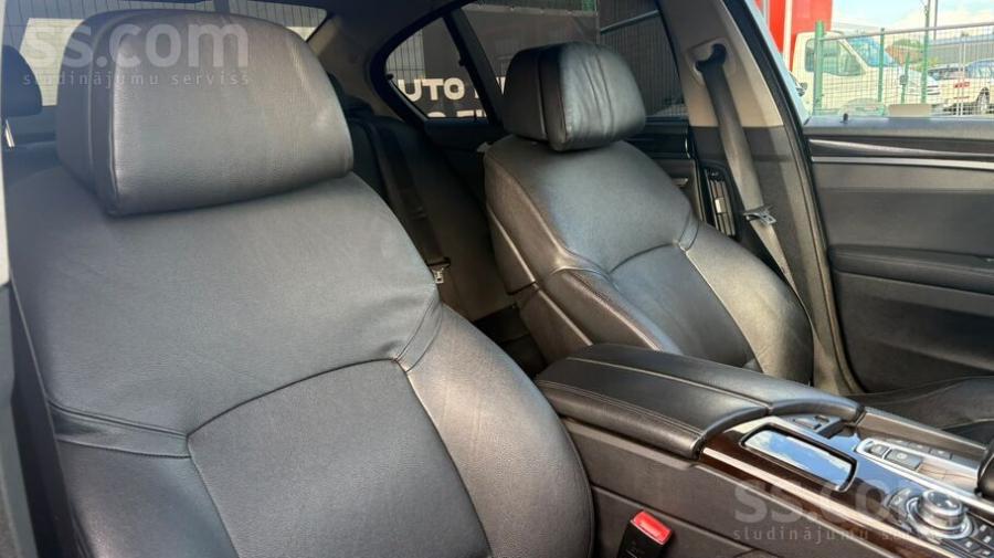 Melns BMW 530 2011 Liepāja, ar dzinēja tilpumu 3.00 L un nobraukumu 273 tūkst. km par 10950 €, foto 25 vietnē AUTOMOTO.COM.LV