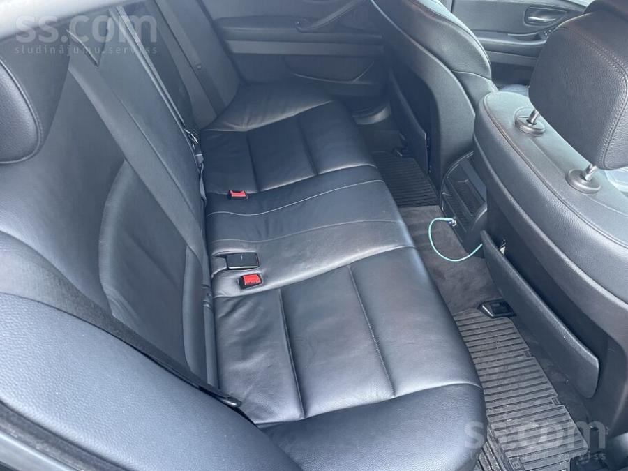 Black BMW 530 2011 in Riga, with an engine capacity of 3.00 L and mileage of 295 thousand km for 13500 €, photo 10 on AUTOMOTO.COM.LV