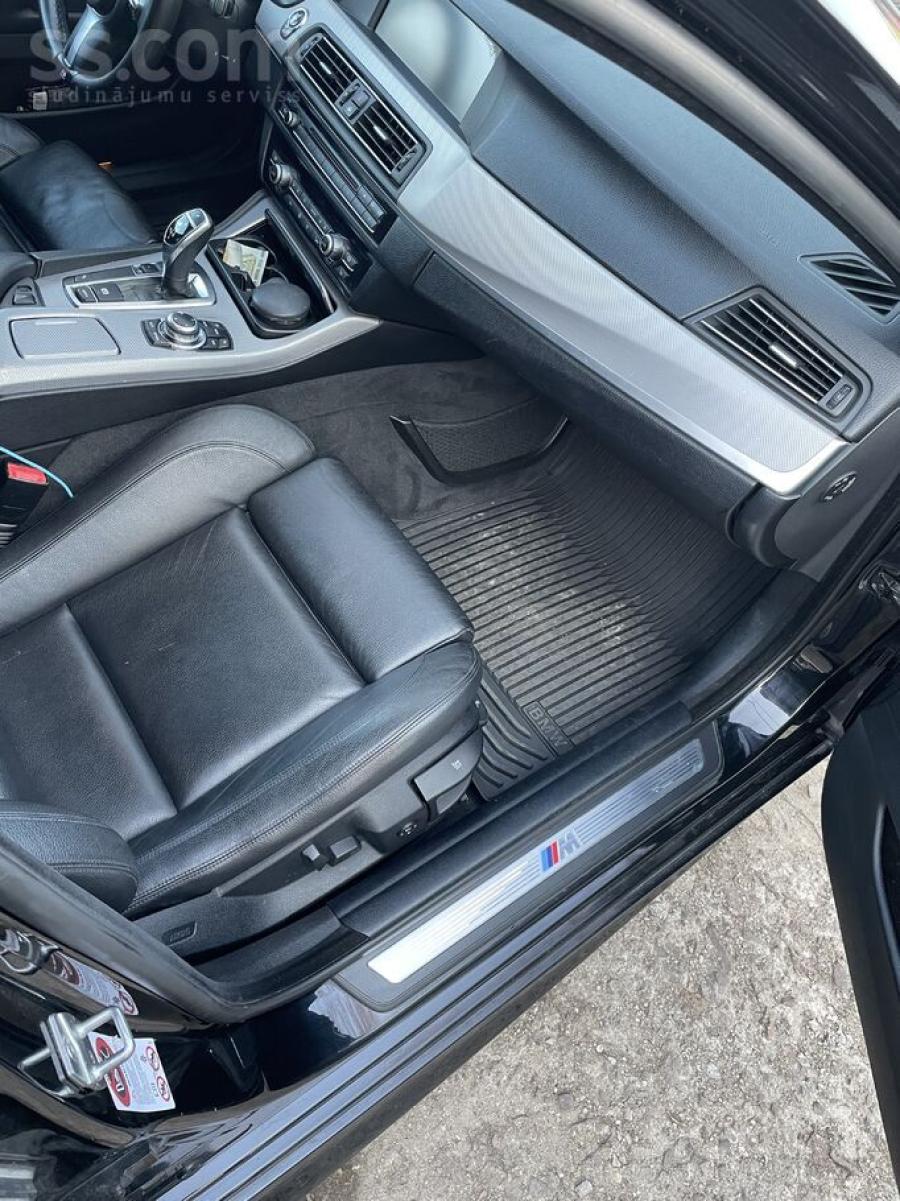 Black BMW 530 2011 in Riga, with an engine capacity of 3.00 L and mileage of 295 thousand km for 13500 €, photo 12 on AUTOMOTO.COM.LV