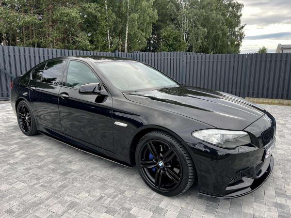 Black BMW 530 2011 in Vilnius, with an engine capacity of 2.99 L and mileage of 401 thousand km for 8800 €, photo 4 on AUTOMOTO.COM.LV