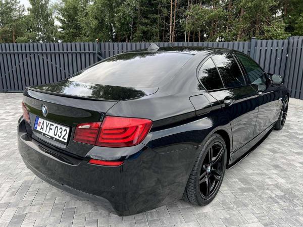Black BMW 530 2011 in Vilnius, with an engine capacity of 2.99 L and mileage of 401 thousand km for 8800 €, photo 7 on AUTOMOTO.COM.LV