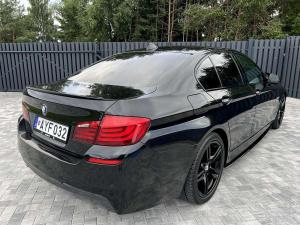 Black BMW 530 2011 in Vilnius, with an engine capacity of 2.99 L and mileage of 401 thousand km for 8800 €, photo 8 on AUTOMOTO.COM.LV