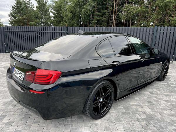 Black BMW 530 2011 in Vilnius, with an engine capacity of 2.99 L and mileage of 401 thousand km for 8800 €, photo 8 on AUTOMOTO.COM.LV