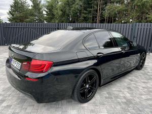 Black BMW 530 2011 in Vilnius, with an engine capacity of 2.99 L and mileage of 401 thousand km for 8800 €, photo 9 on AUTOMOTO.COM.LV