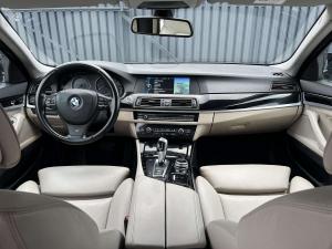 Black BMW 530 2011 in Vilnius, with an engine capacity of 2.99 L and mileage of 401 thousand km for 8800 €, photo 12 on AUTOMOTO.COM.LV