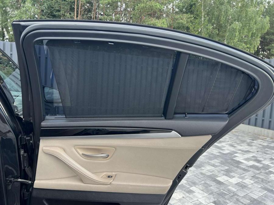 Black BMW 530 2011 in Vilnius, with an engine capacity of 2.99 L and mileage of 401 thousand km for 8800 €, photo 19 on AUTOMOTO.COM.LV