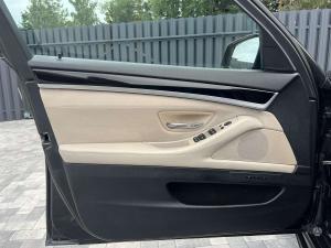 Black BMW 530 2011 in Vilnius, with an engine capacity of 2.99 L and mileage of 401 thousand km for 8800 €, photo 21 on AUTOMOTO.COM.LV