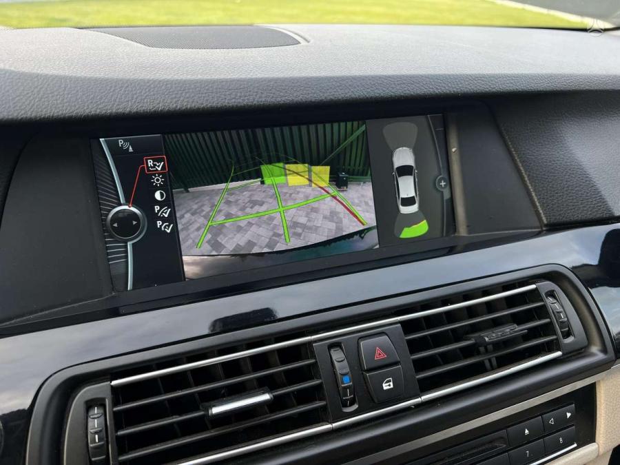 Black BMW 530 2011 in Vilnius, with an engine capacity of 2.99 L and mileage of 401 thousand km for 8800 €, photo 22 on AUTOMOTO.COM.LV