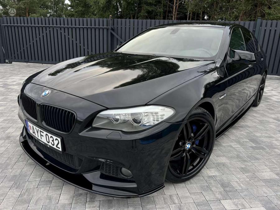 Black BMW 530 2011 in Vilnius, with an engine capacity of 2.99 L and mileage of 401 thousand km for 8800 €, photo 26 on AUTOMOTO.COM.LV
