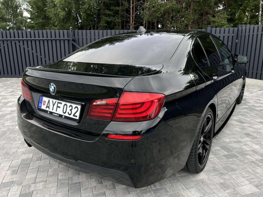 Black BMW 530 2011 in Vilnius, with an engine capacity of 2.99 L and mileage of 401 thousand km for 8800 €, photo 27 on AUTOMOTO.COM.LV