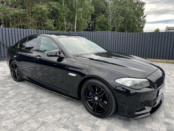 Black BMW 530 2011 in Vilnius, with an engine capacity of 3.00 L and mileage of 400 thousand km for 8800 €, photo 4 on AUTOMOTO.COM.LV