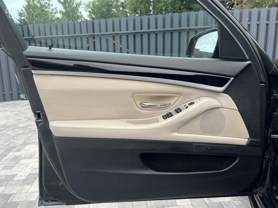 Melns BMW 530 2011 Viļņa, ar dzinēja tilpumu 3.00 L un nobraukumu 400 tūkst. km par 8800 €, foto 19 vietnē AUTOMOTO.COM.LV