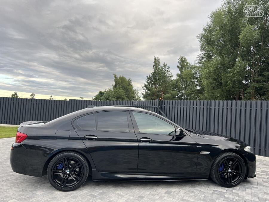 Melns BMW 530 2011 Viļņa, ar dzinēja tilpumu 3.00 L un nobraukumu 400 tūkst. km par 8800 €, foto 28 vietnē AUTOMOTO.COM.LV