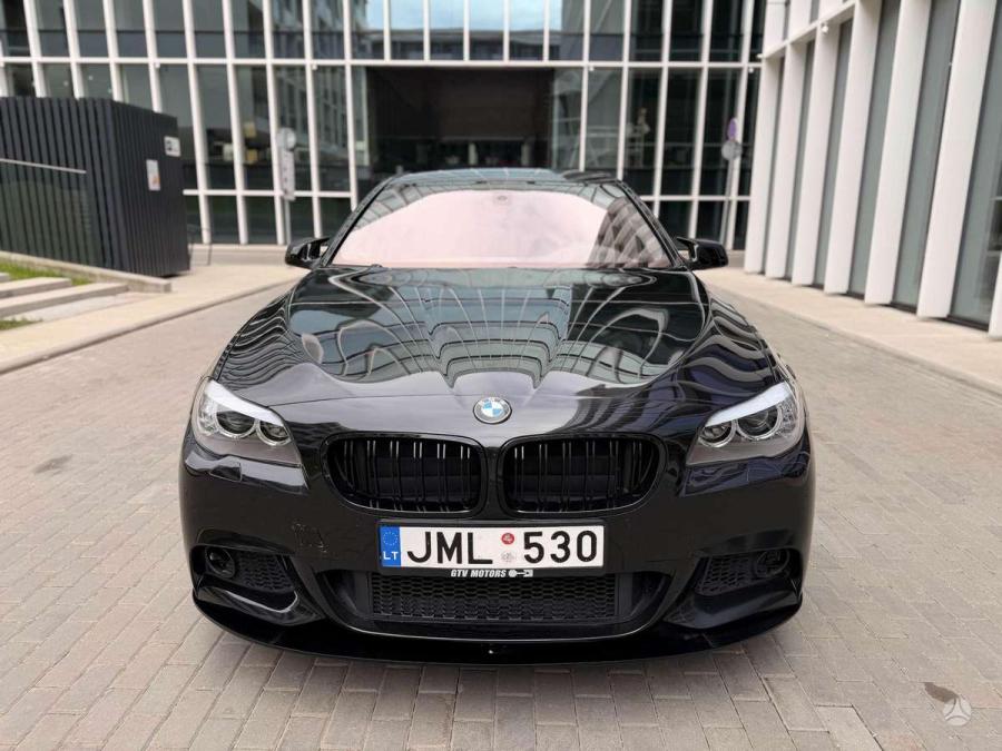 Black BMW 530 2011 in Vilnius, with an engine capacity of 2.99 L and mileage of 136 thousand km for 7300 €, photo 4 on AUTOMOTO.COM.LV