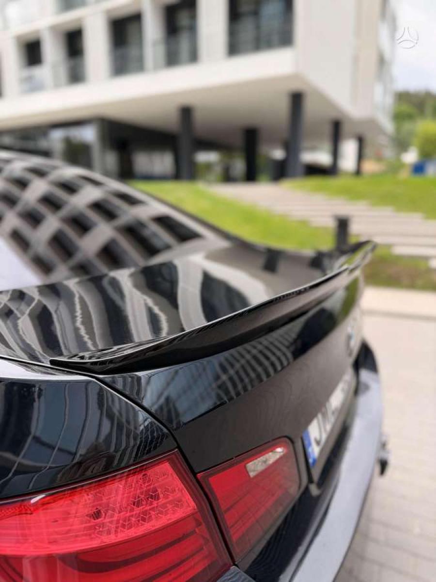 Black BMW 530 2011 in Vilnius, with an engine capacity of 2.99 L and mileage of 136 thousand km for 7300 €, photo 8 on AUTOMOTO.COM.LV