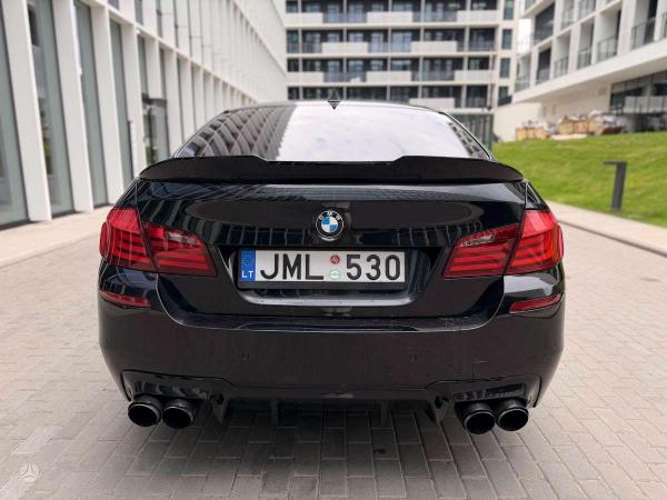 Melns BMW 530 2011 Viļņa, ar dzinēja tilpumu 2.99 L un nobraukumu 136 tūkst. km par 7300 €, foto 10 vietnē AUTOMOTO.COM.LV