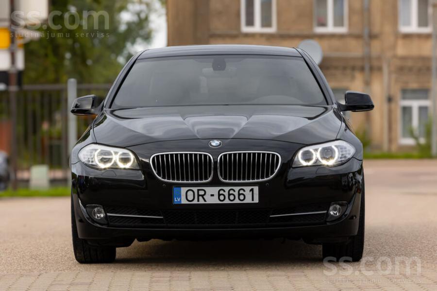 Black BMW 530 2011 in Jelgava, with an engine capacity of 3.00 L and mileage of 259 thousand km for 7790 €, photo 3 on AUTOMOTO.COM.LV
