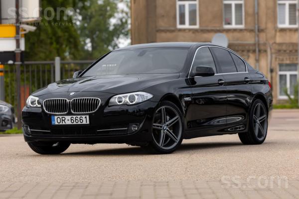 Black BMW 530 2011 in Jelgava, with an engine capacity of 3.00 L and mileage of 259 thousand km for 7790 €, photo 4 on AUTOMOTO.COM.LV