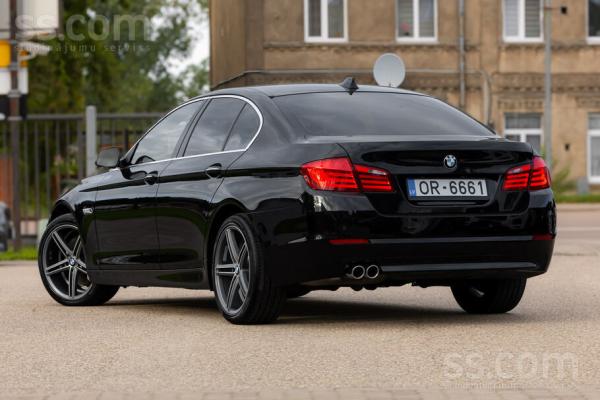 Black BMW 530 2011 in Jelgava, with an engine capacity of 3.00 L and mileage of 259 thousand km for 7790 €, photo 5 on AUTOMOTO.COM.LV