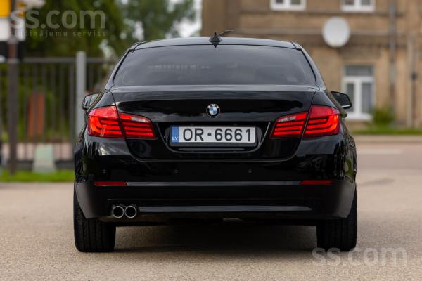 Black BMW 530 2011 in Jelgava, with an engine capacity of 3.00 L and mileage of 259 thousand km for 7790 €, photo 6 on AUTOMOTO.COM.LV