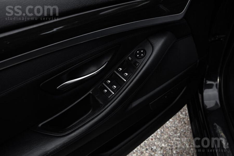 Black BMW 530 2011 in Jelgava, with an engine capacity of 3.00 L and mileage of 259 thousand km for 7790 €, photo 12 on AUTOMOTO.COM.LV