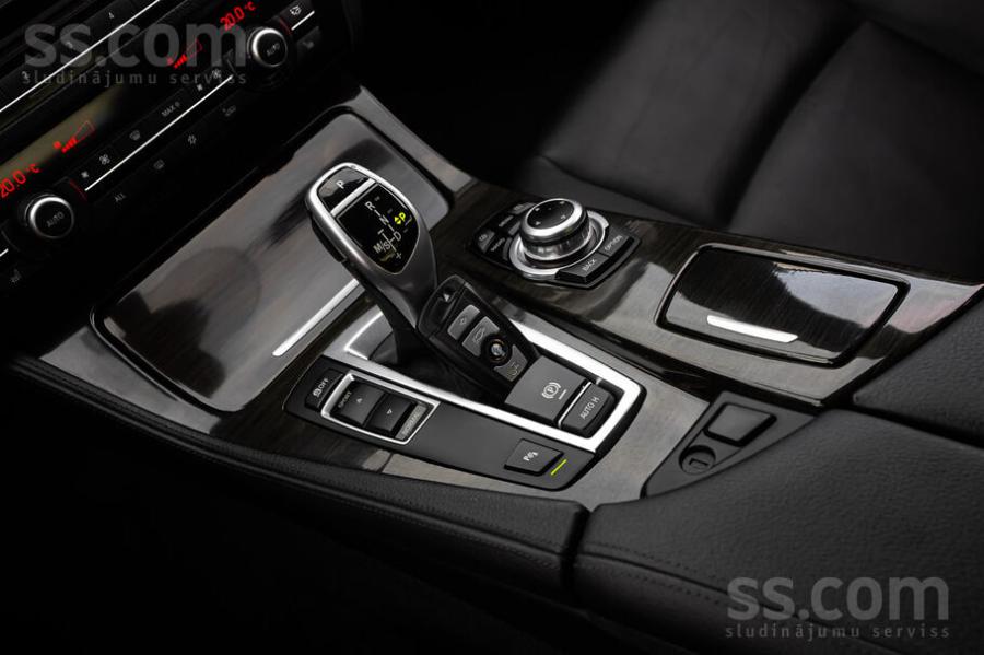 Black BMW 530 2011 in Jelgava, with an engine capacity of 3.00 L and mileage of 259 thousand km for 7790 €, photo 17 on AUTOMOTO.COM.LV
