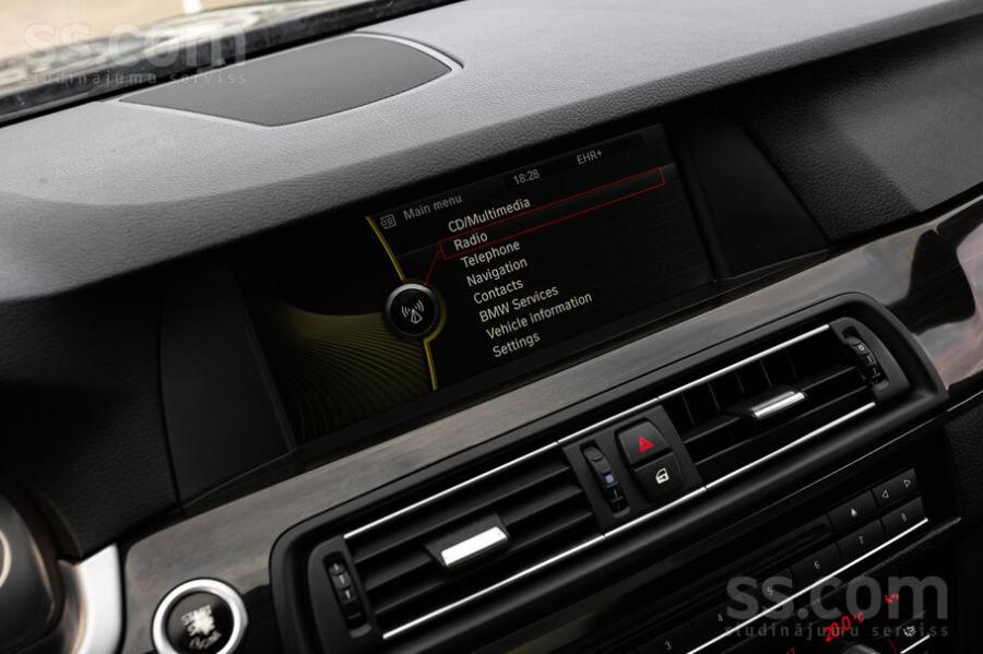 Black BMW 530 2011 in Jelgava, with an engine capacity of 3.00 L and mileage of 259 thousand km for 7790 €, photo 19 on AUTOMOTO.COM.LV