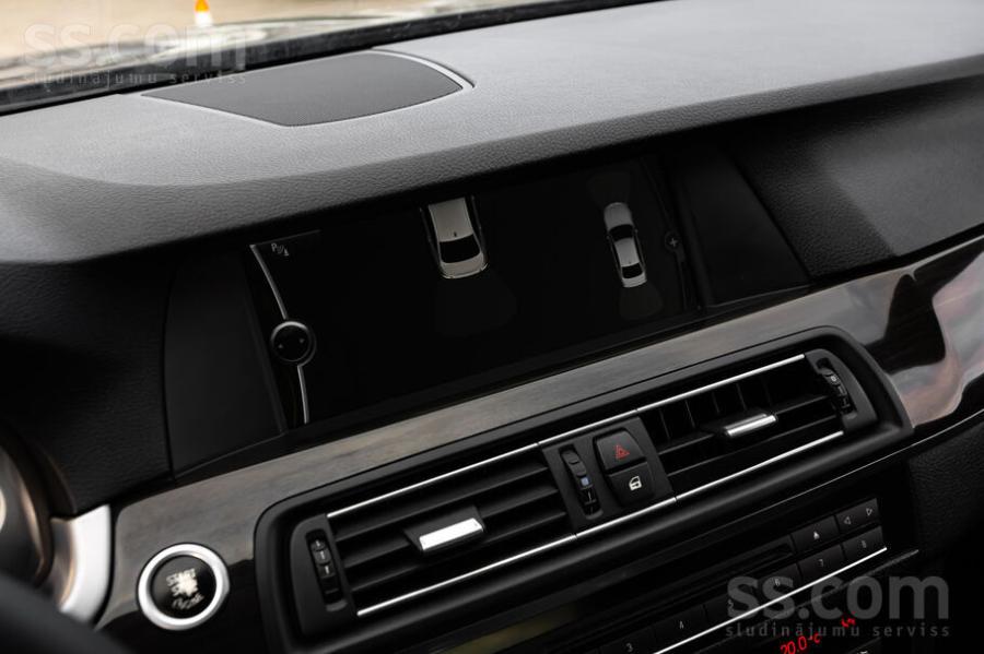 Black BMW 530 2011 in Jelgava, with an engine capacity of 3.00 L and mileage of 259 thousand km for 7790 €, photo 20 on AUTOMOTO.COM.LV