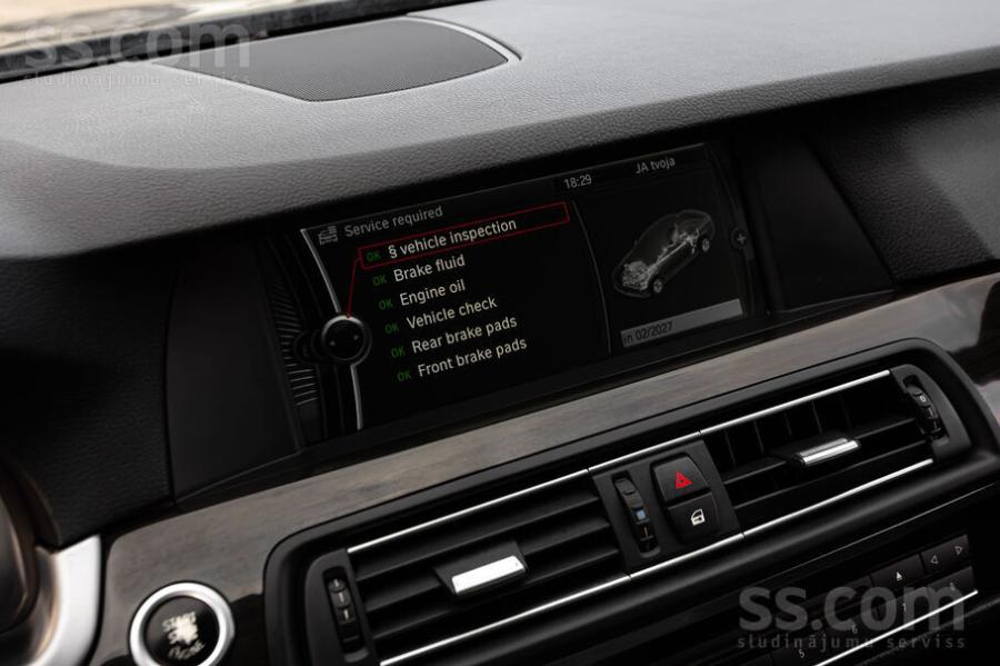 Black BMW 530 2011 in Jelgava, with an engine capacity of 3.00 L and mileage of 259 thousand km for 7790 €, photo 23 on AUTOMOTO.COM.LV
