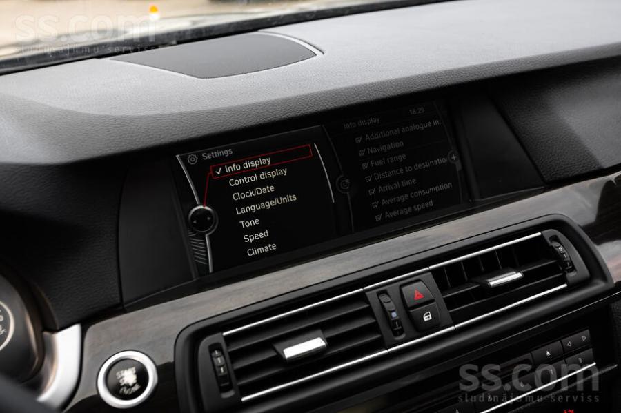 Black BMW 530 2011 in Jelgava, with an engine capacity of 3.00 L and mileage of 259 thousand km for 7790 €, photo 24 on AUTOMOTO.COM.LV