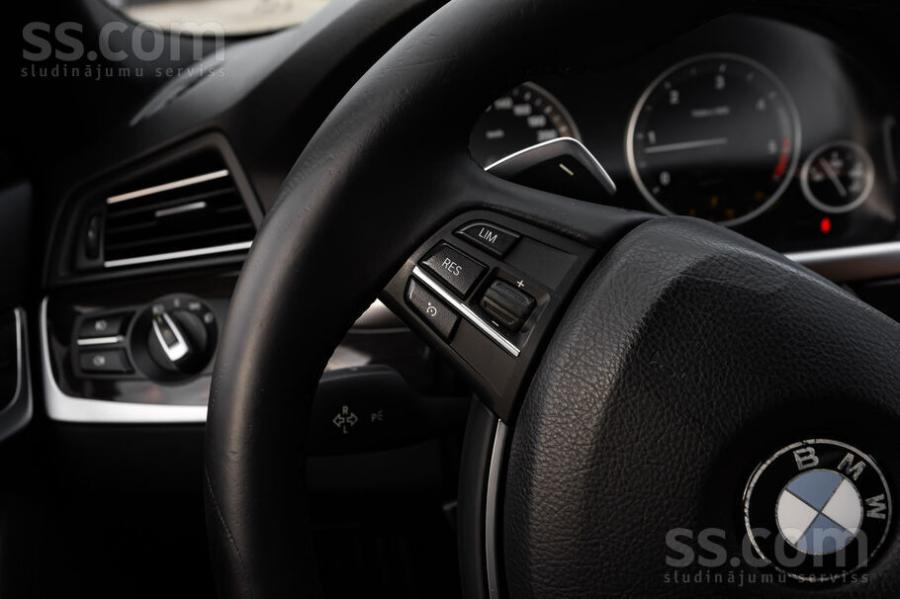 Black BMW 530 2011 in Jelgava, with an engine capacity of 3.00 L and mileage of 259 thousand km for 7790 €, photo 26 on AUTOMOTO.COM.LV