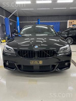 Black BMW 530 2011 in Riga, with an engine capacity of 3.00 L and mileage of 295 thousand km for 10500 €, photo 4 on AUTOMOTO.COM.LV