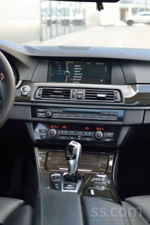Black BMW 530 2011 in Riga, with an engine capacity of 3.00 L and mileage of 295 thousand km for 10500 €, photo 6 on AUTOMOTO.COM.LV