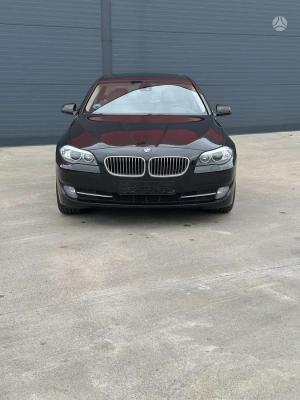 Black BMW 530 2011 in Kaunas, with an engine capacity of 2.99 L and mileage of 339 thousand km for 7850 €, photo 4 on AUTOMOTO.COM.LV