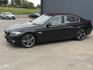 Black BMW 530 2011 in Kaunas, with an engine capacity of 2.99 L and mileage of 339 thousand km for 7850 €, photo 7 on AUTOMOTO.COM.LV