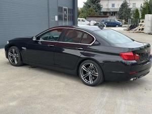 Black BMW 530 2011 in Kaunas, with an engine capacity of 2.99 L and mileage of 339 thousand km for 7850 €, photo 10 on AUTOMOTO.COM.LV