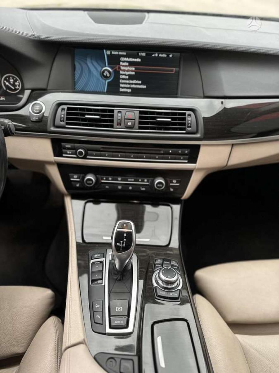 Black BMW 530 2011 in Kaunas, with an engine capacity of 2.99 L and mileage of 339 thousand km for 7850 €, photo 14 on AUTOMOTO.COM.LV