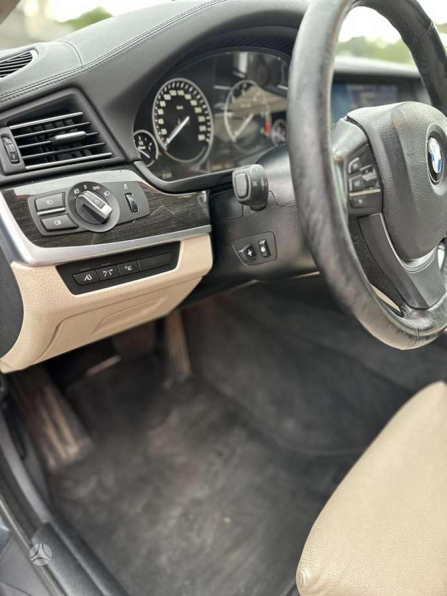 Black BMW 530 2011 in Kaunas, with an engine capacity of 2.99 L and mileage of 339 thousand km for 7850 €, photo 15 on AUTOMOTO.COM.LV