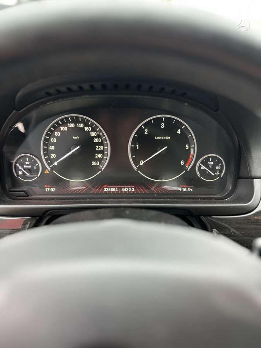 Black BMW 530 2011 in Kaunas, with an engine capacity of 2.99 L and mileage of 339 thousand km for 7850 €, photo 16 on AUTOMOTO.COM.LV
