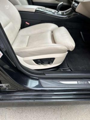 Black BMW 530 2011 in Kaunas, with an engine capacity of 2.99 L and mileage of 339 thousand km for 7850 €, photo 25 on AUTOMOTO.COM.LV