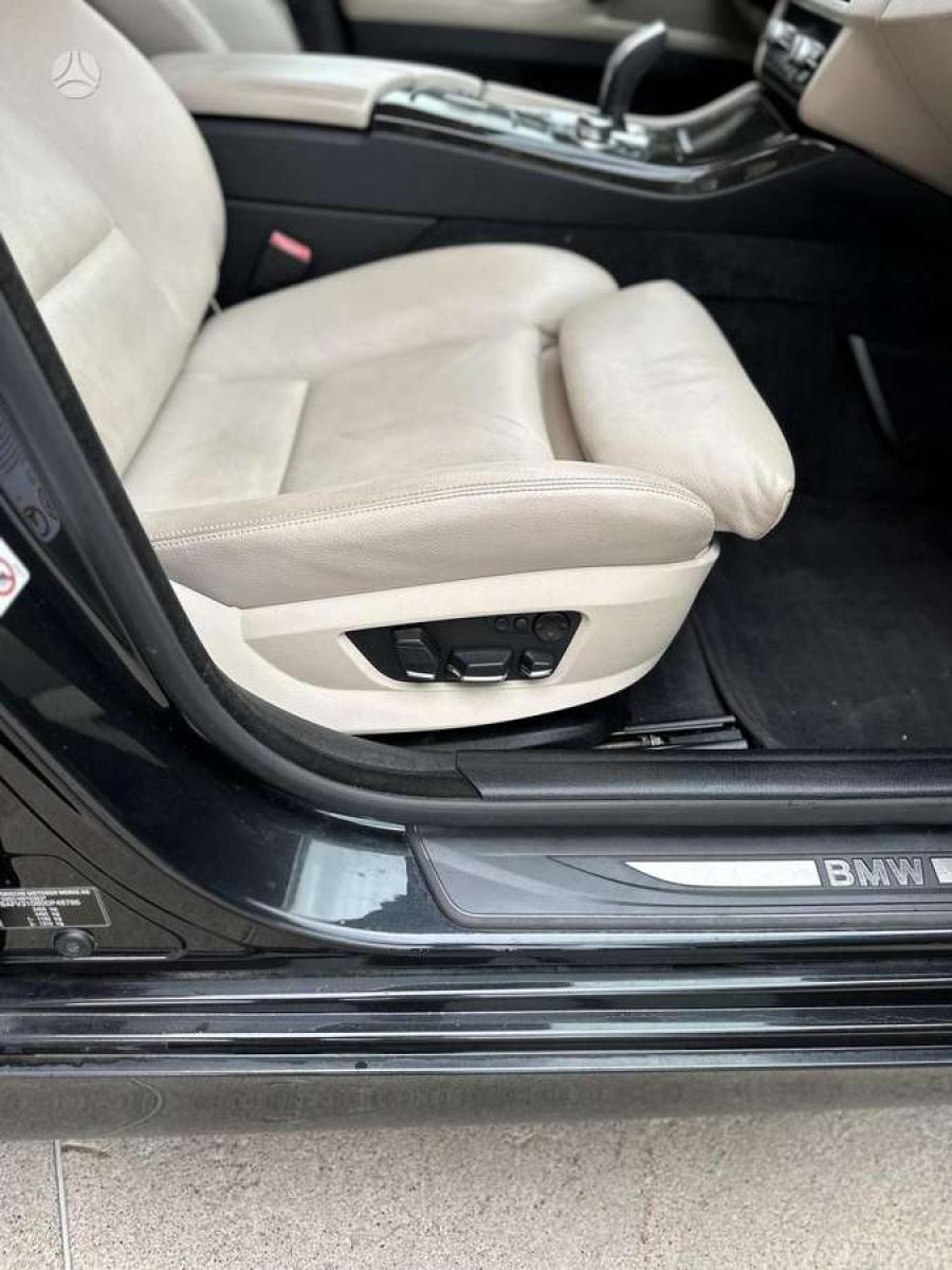 Black BMW 530 2011 in Kaunas, with an engine capacity of 2.99 L and mileage of 339 thousand km for 7850 €, photo 25 on AUTOMOTO.COM.LV