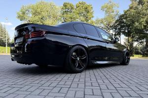 Black BMW 530 2011 in Marijampole, with an engine capacity of 2.99 L and mileage of 306 thousand km for 9400 €, photo 10 on AUTOMOTO.COM.LV