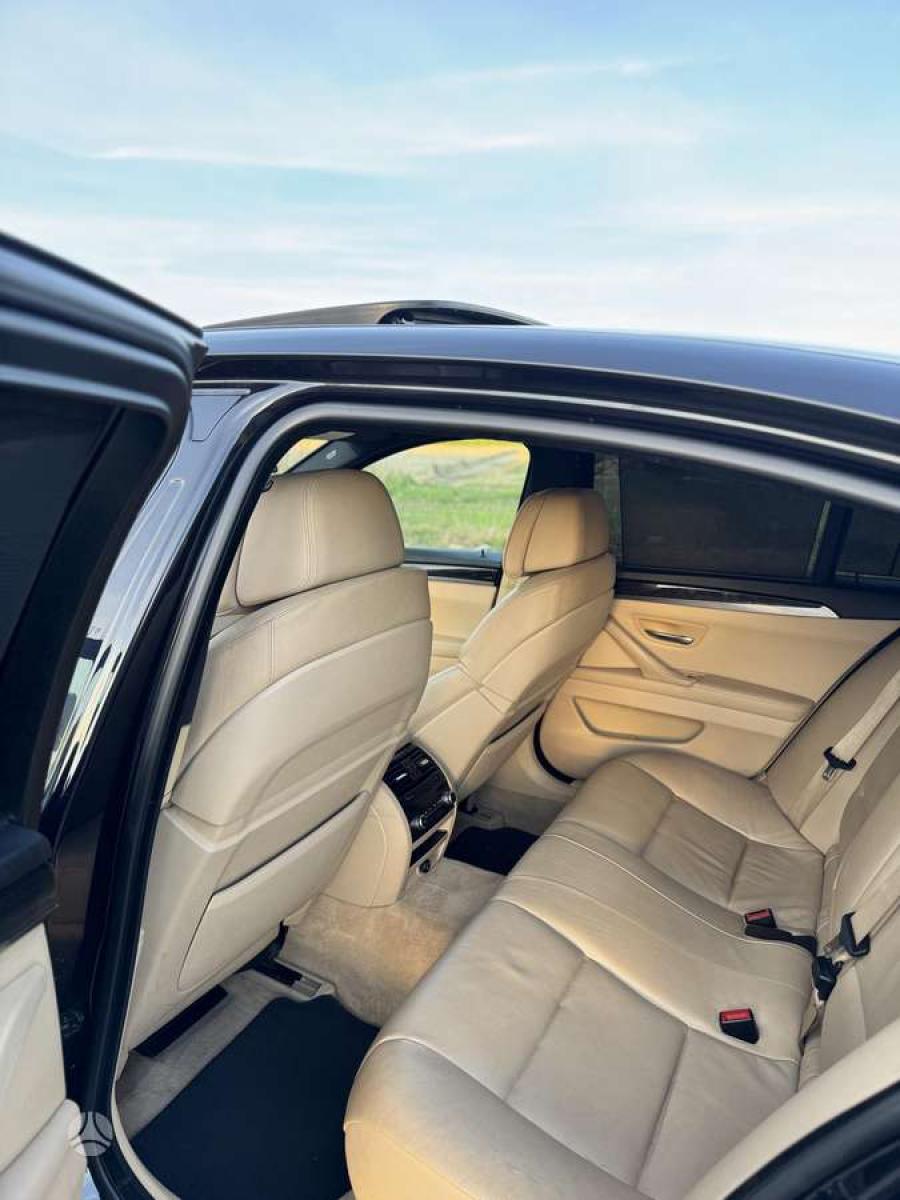 Melns BMW 530 2011 Alīta, ar dzinēja tilpumu 2.99 L un nobraukumu 315 tūkst. km par 10700 €, foto 6 vietnē AUTOMOTO.COM.LV
