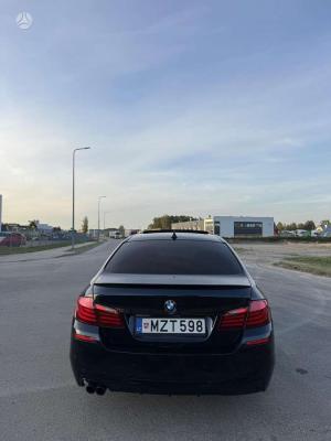 Melns BMW 530 2011 Alīta, ar dzinēja tilpumu 2.99 L un nobraukumu 315 tūkst. km par 10700 €, foto 10 vietnē AUTOMOTO.COM.LV