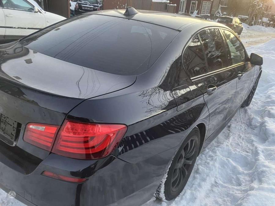 Melns BMW 530 2012 Viļņa, ar dzinēja tilpumu 2.99 L un nobraukumu 318 tūkst. km par 8900 €, foto 3 vietnē AUTOMOTO.COM.LV