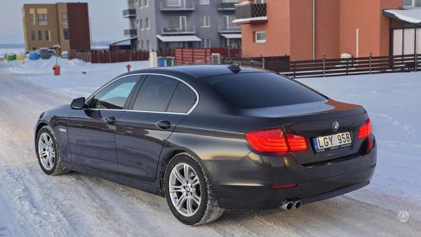 Black BMW 530 2012 in Siauliai, with an engine capacity of 2.99 L and mileage of 225 thousand km for 7500 €, photo 5 on AUTOMOTO.COM.LV