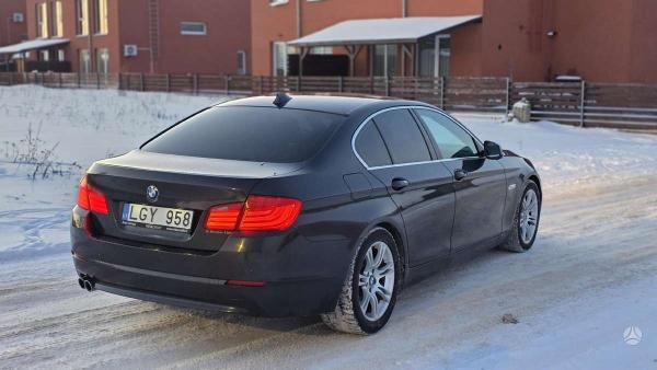 Black BMW 530 2012 in Siauliai, with an engine capacity of 2.99 L and mileage of 225 thousand km for 7500 €, photo 8 on AUTOMOTO.COM.LV